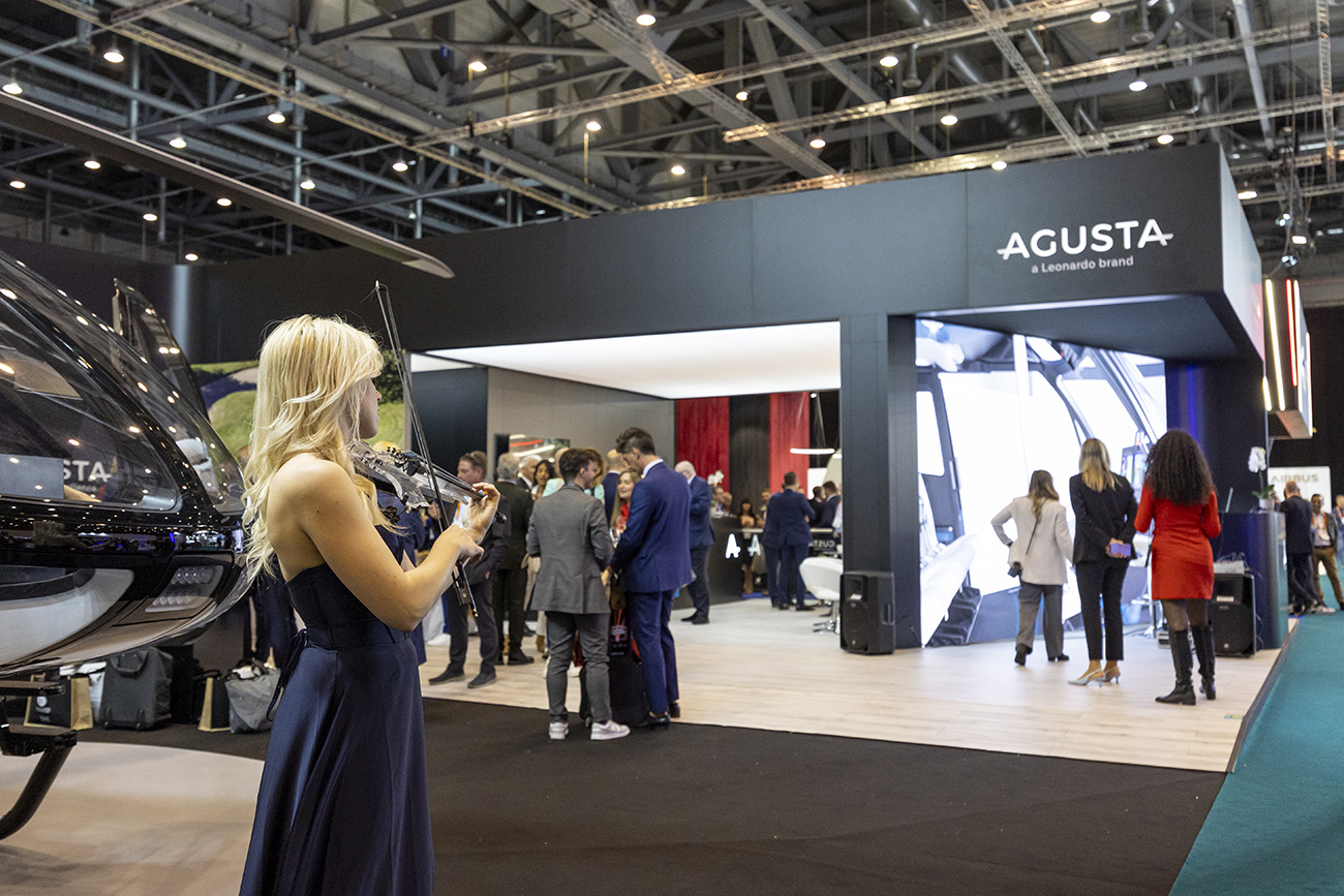 Agusta - AW09 ROADSHOW